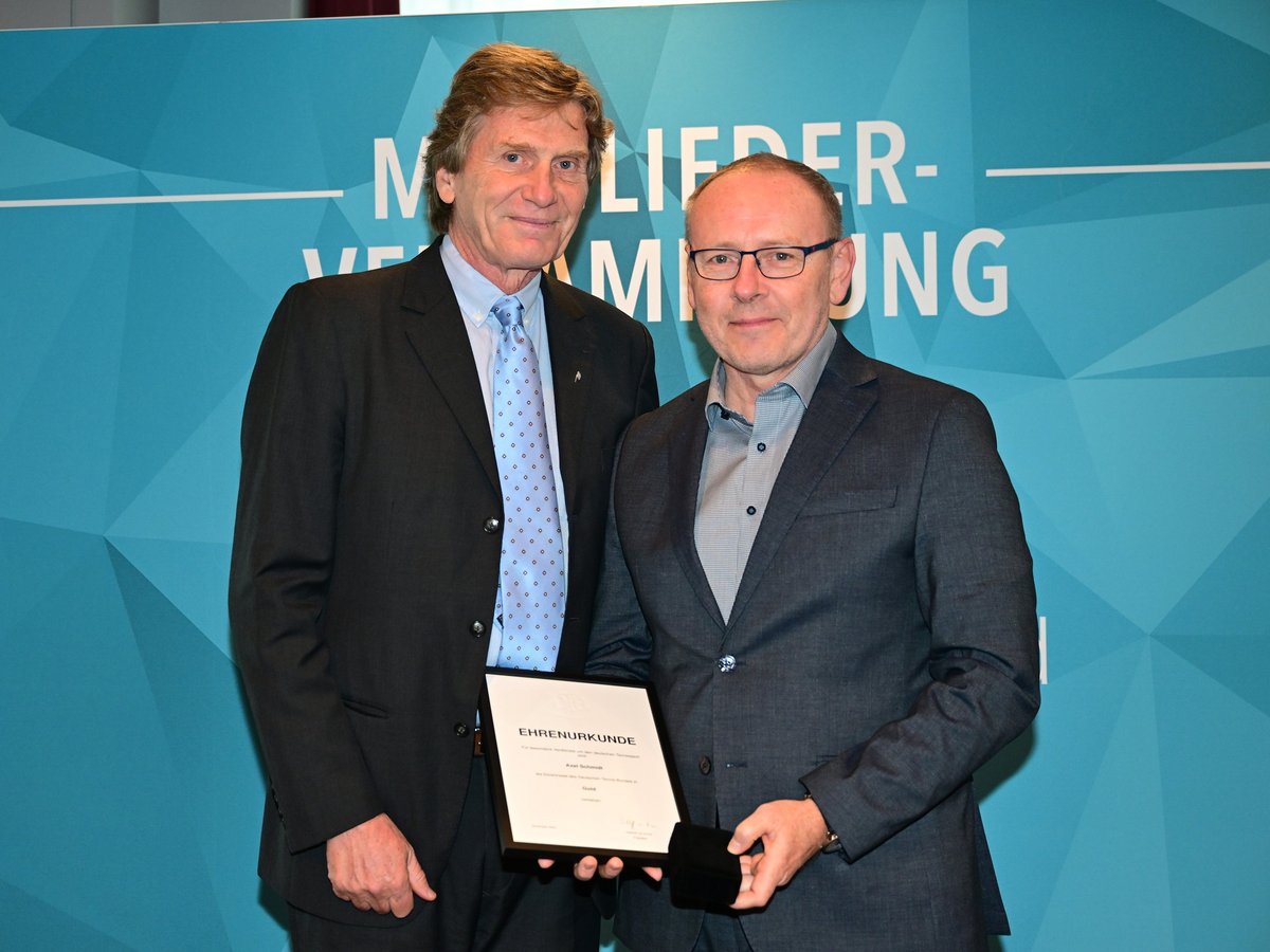 Axel Schmidt mit DTB-Ehrennadel in Gold geehrt - Landessportbund Sachsen-Anhalt e. V.